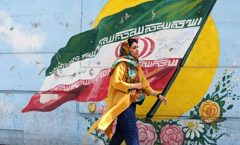 Iran court condemns Sahar Tabar 10 years in prison for her pictures ...