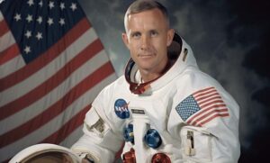 Death of American Astronaut Frank Borman... Commander of the first moon ...