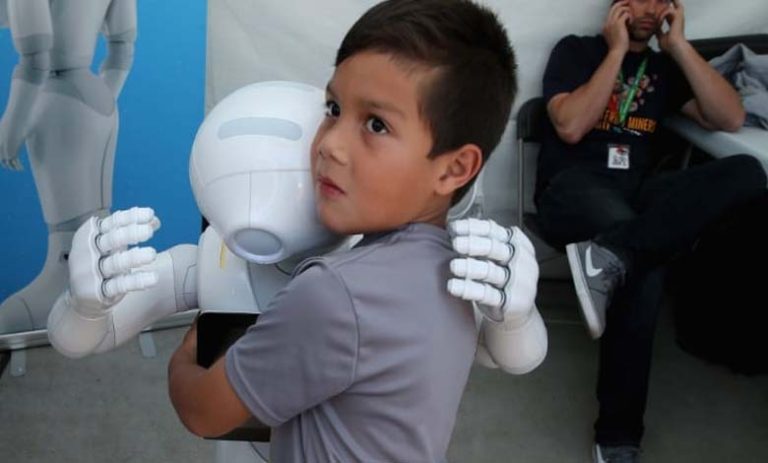 A Study Reveals Children Trust "Robots" More Than Humans - En.ImArabic