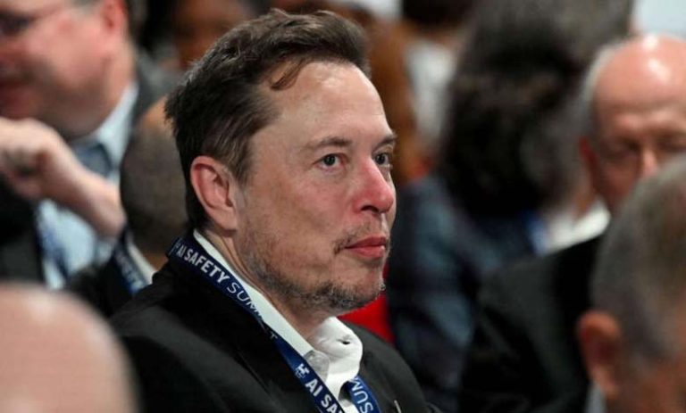 Elon Musk Mocks Microsoft's Glitch - En.ImArabic