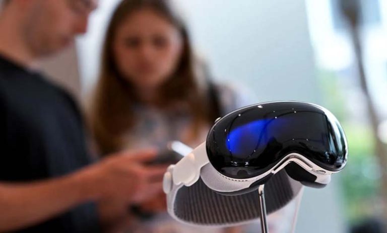 Has Apple Stopped Producing Its Expensive Vision Pro Headset? - En.ImArabic